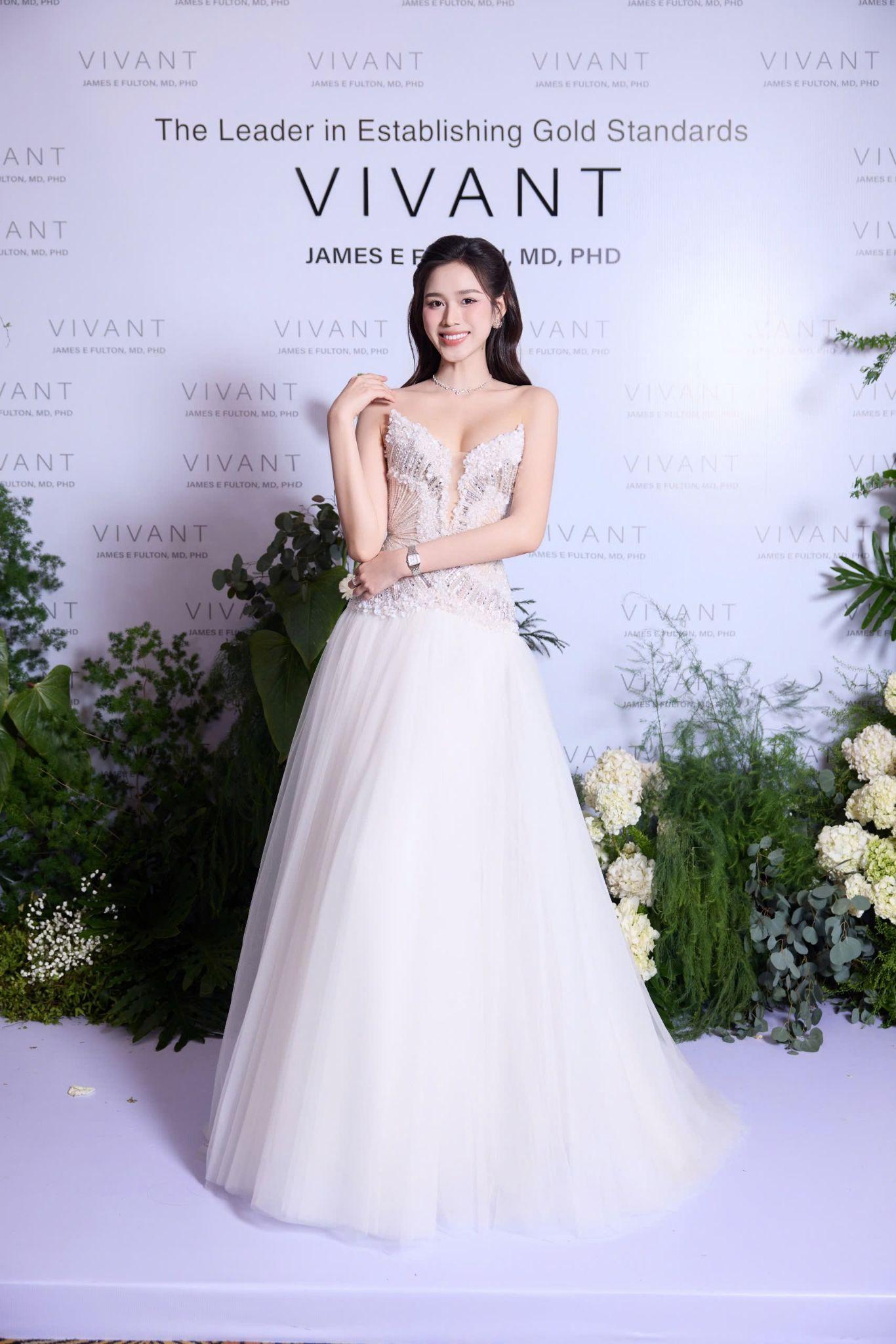 Hoa hậu Đỗ Hà cùng dàn sao hạng A đình đám rạng ngời tại sự kiện Vivant Skin Reborn 2025