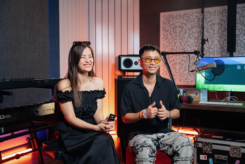 Lần đầu tai và phổi bé được đưa vào âm nhạc Đông Nhi - Rhymastic làm ...