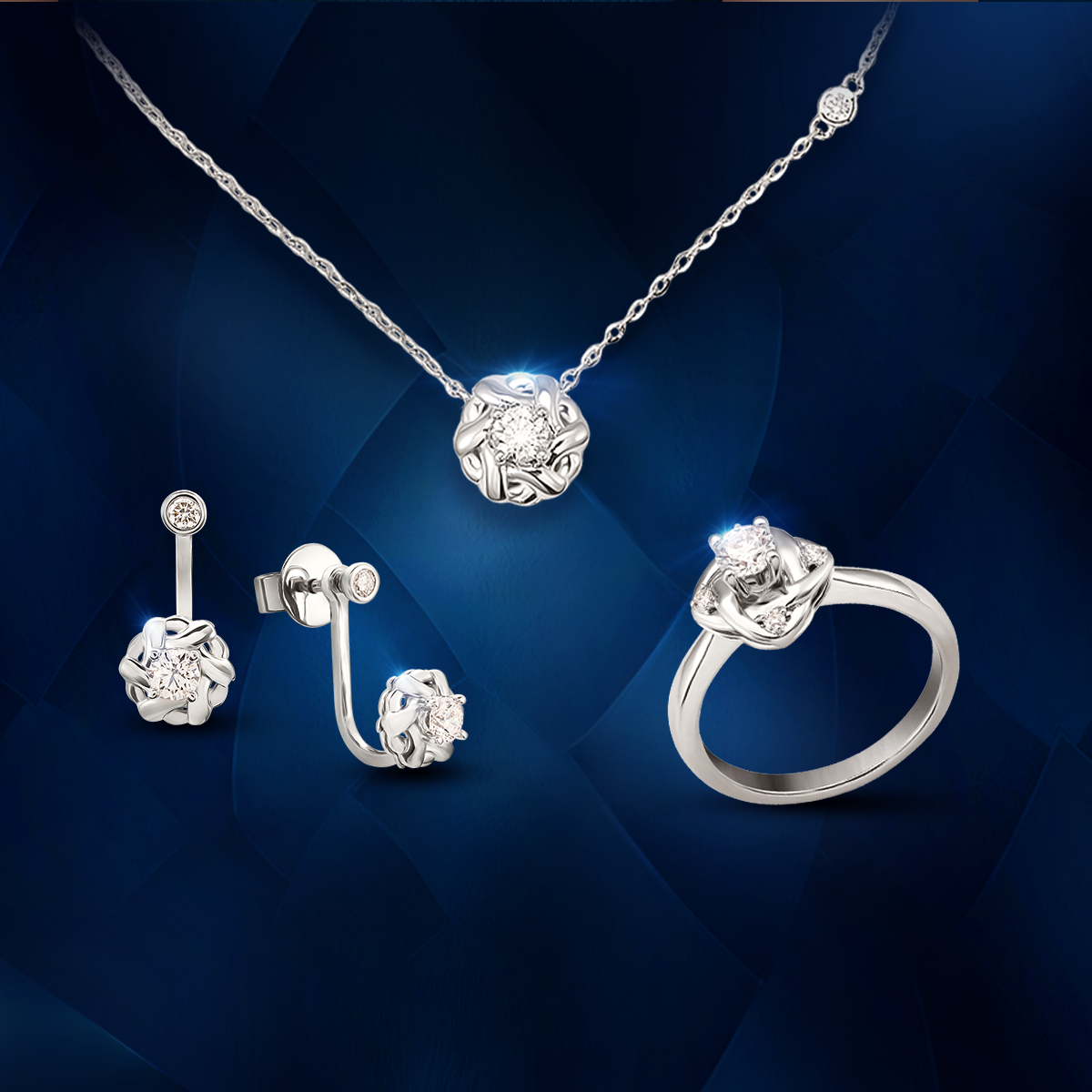 Chi tiết đan lát thủ công xuất hiện ấn tượng trên BST Timeless Diamond