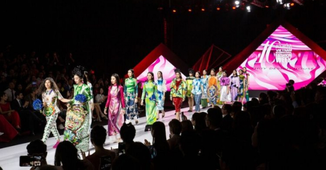 NTK Thuỷ Nguyễn phá cách với bà ba trong BST trình làng tại Tuần lễ ...