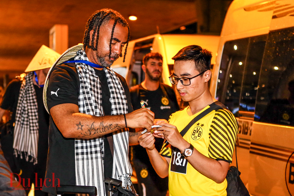 Trải nghiệm thú vị của danh thủ huyền thoại BVB với city tour TP.HCM