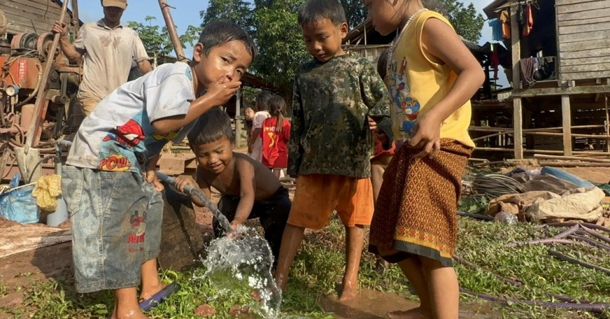 Bà con Ma Coong đón nước sạch giữa mùa hè khô khát