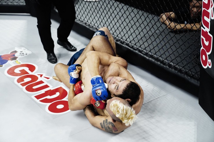 Nhà vô địch nhu thuật Robson thắng bằng đòn sở trường ở MMA Việt Nam