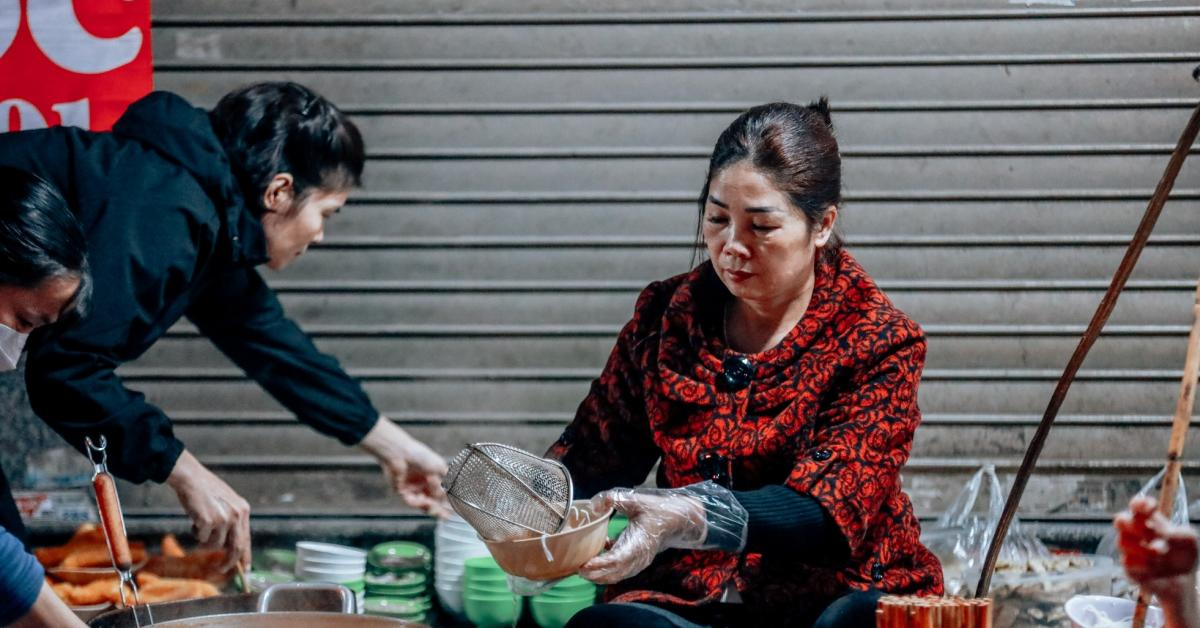 Gánh bún truyền đời cao điểm mùa đông bán 1000 bát