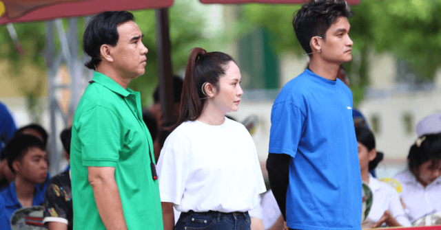 Diễn viên Thanh Thúy, Mạc Văn Khoa xúc động chứng kiến hoàn cảnh các em nhỏ mồ côi