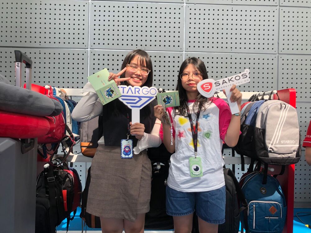 Sinh viên Đại học RMIT hào hứng trải nghiệm các sản phẩm của SAKOS